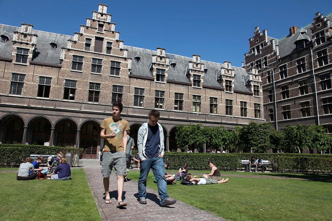 Universiteit Antwerpen og Institutt for sammenliknende politikk ...