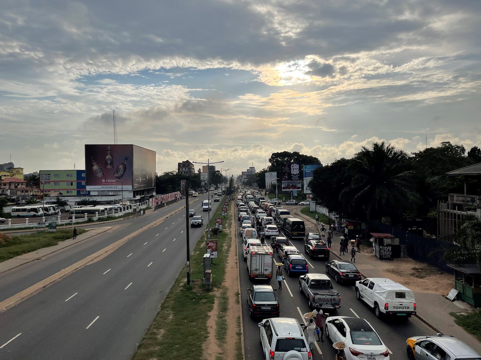 Finding ways to move through Accra´s traffic | Urban Enclaving Futures ...