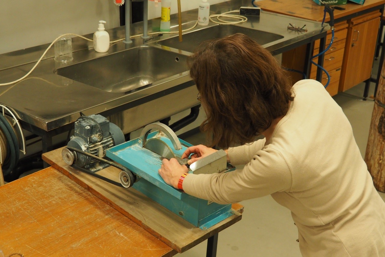 Crushing room | Department of Earth Science | UiB