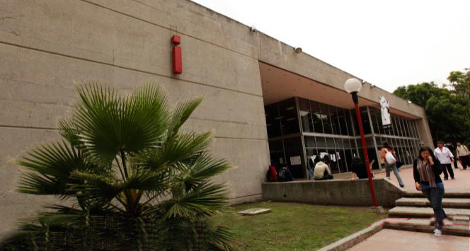 Metropolitan Autonomous University, México and Department of Government ...