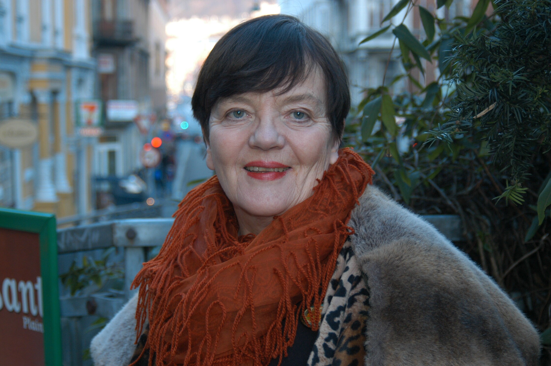 Kari E. Wærness is knighted | Faculty of Social Sciences | UiB