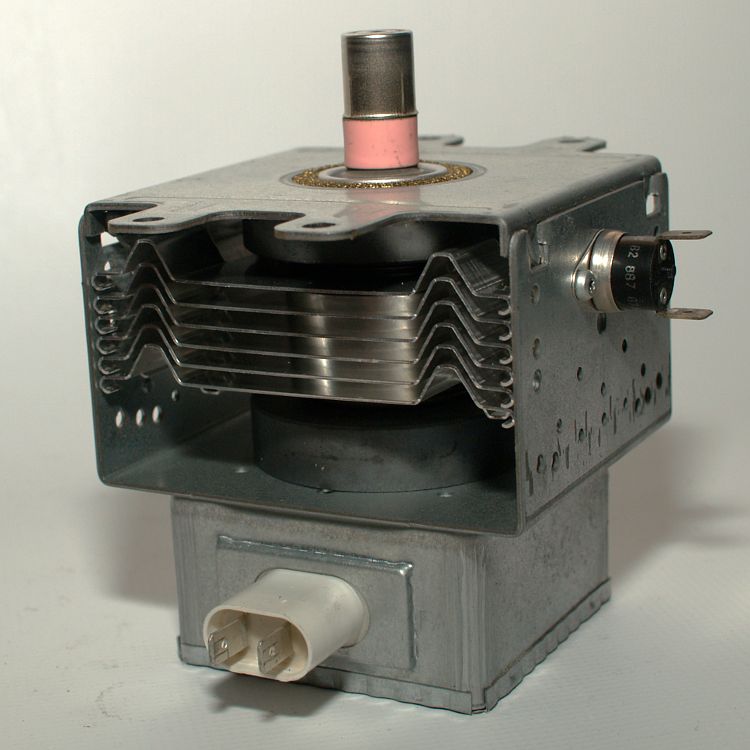 Magnetron | Institutt for fysikk og teknologi | UiB